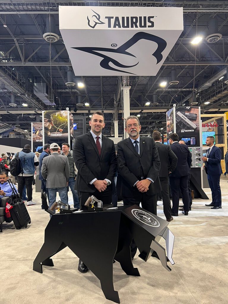 Taurus faz sucesso nos EUA, maior mercado do mundo - DefesaNet