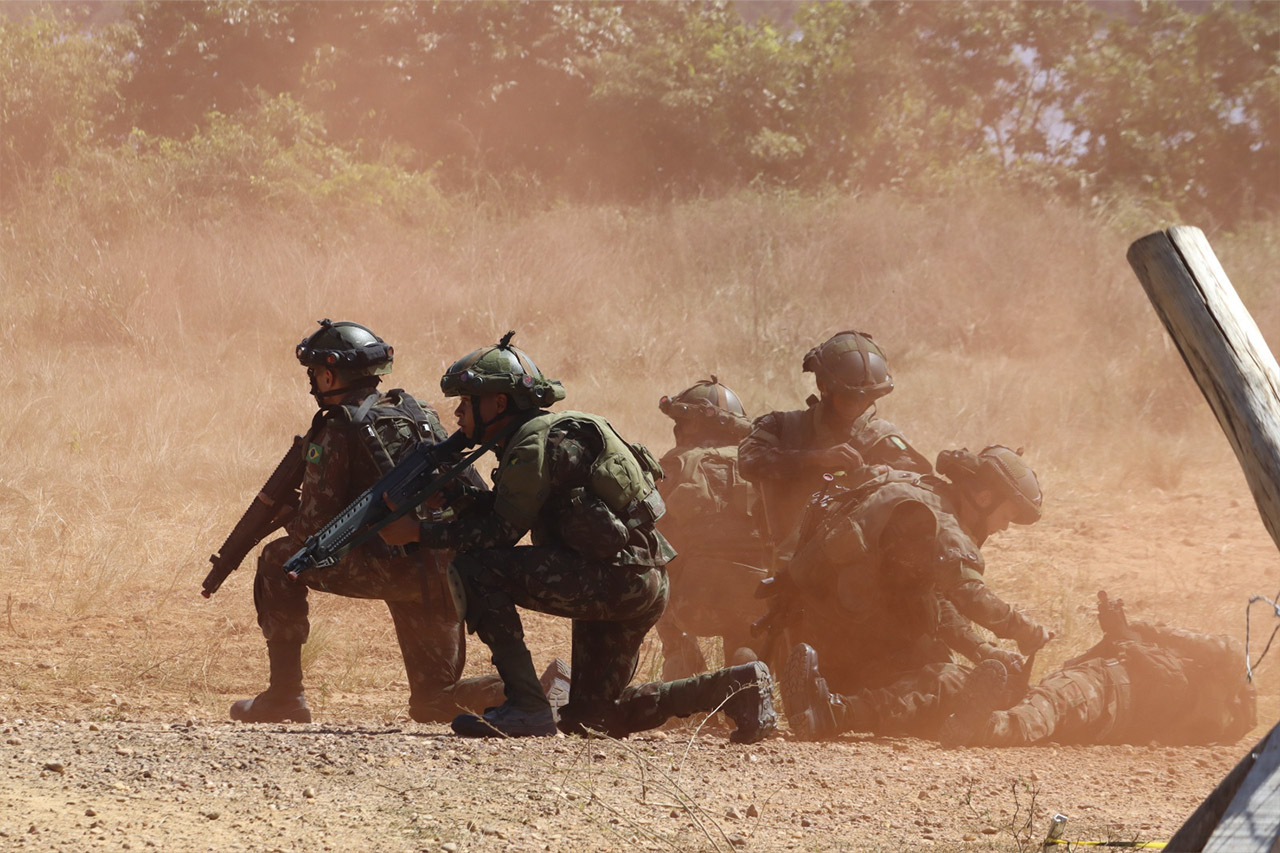 26º Batalhão de Infantaria Paraquedista realiza a Operação Bumerangue ...
