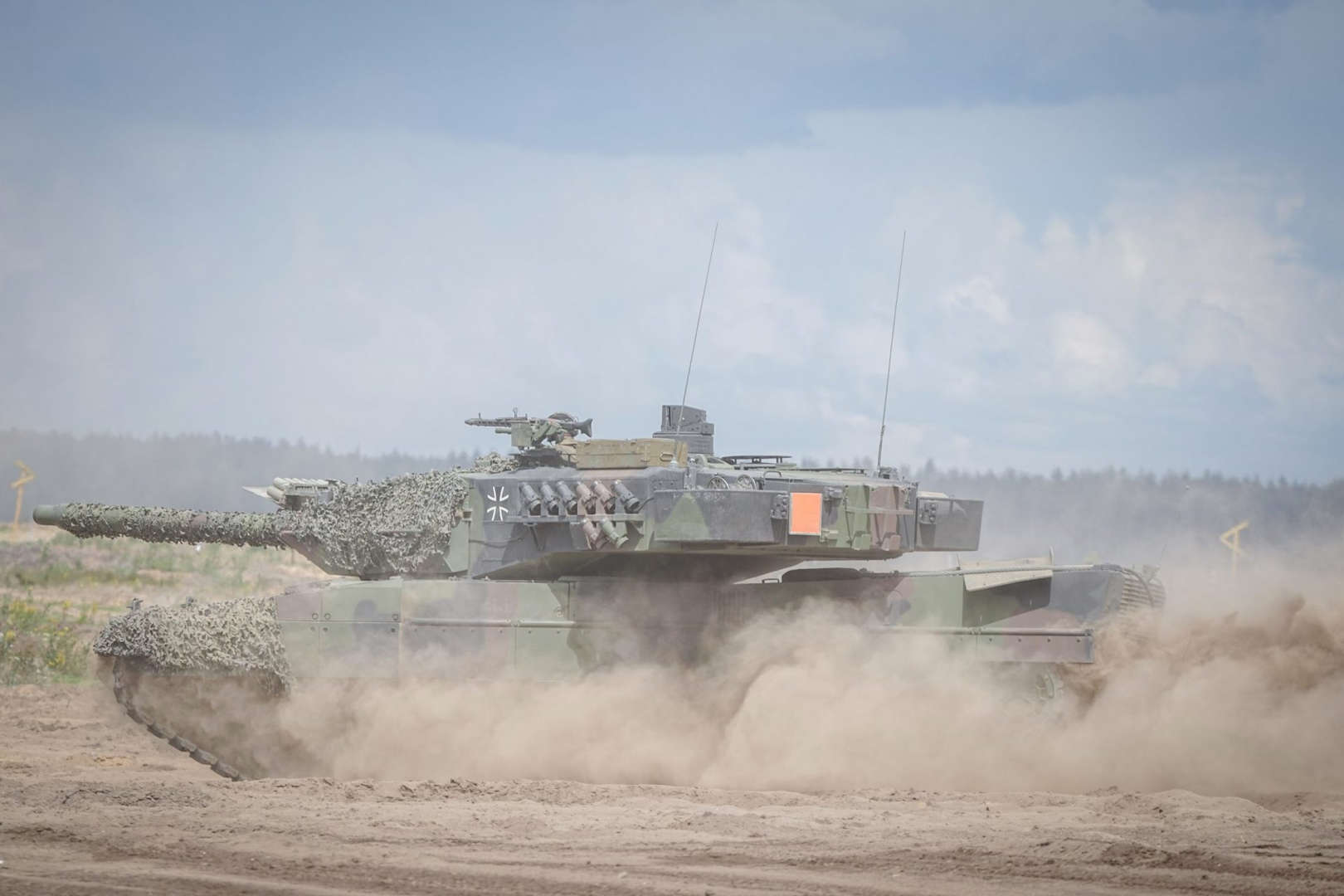 Tanques Leopard 2 da Ucrânia provam sua alta resistência - DefesaNet