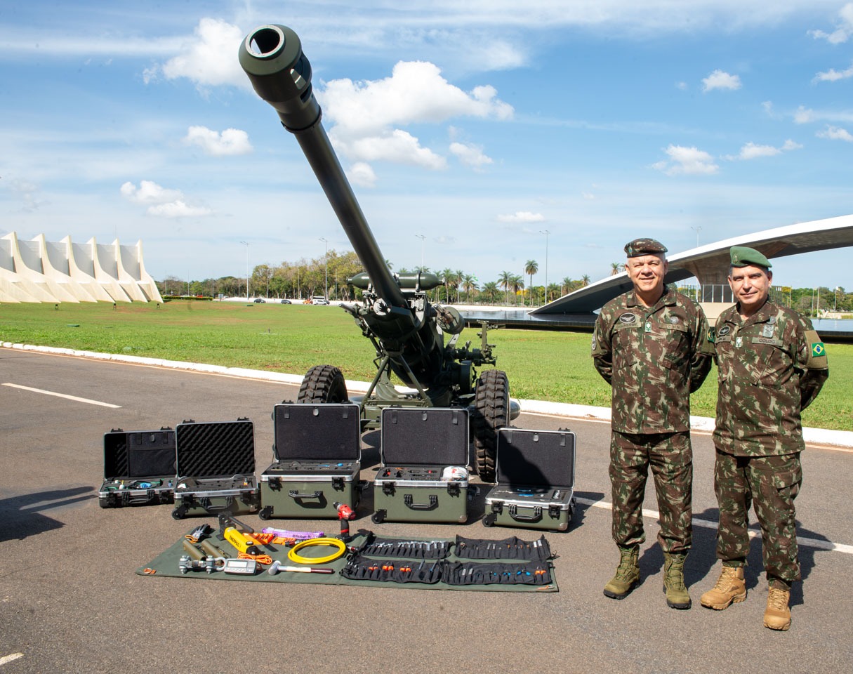 Revitalização do Obuseiro Light Gun: Nacionalização e Manutenção ...