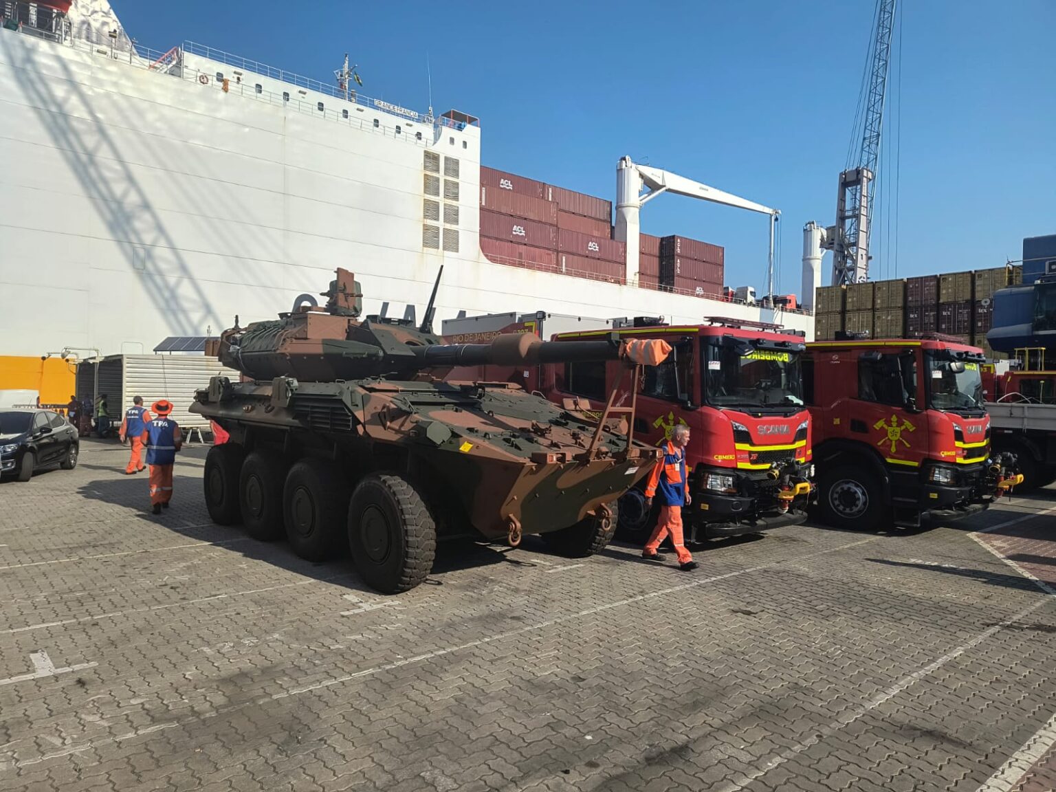 Centauro II: desembarca no Brasil o novo blindado do Exército - DefesaNet