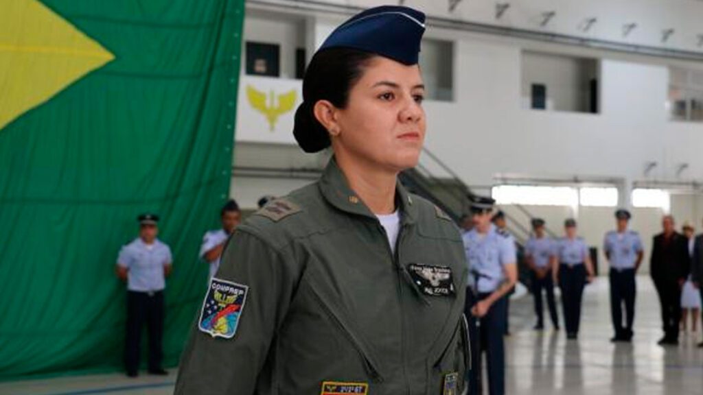 Major Joyce é a primeira mulher a assumir o Comando de uma Unidade ...