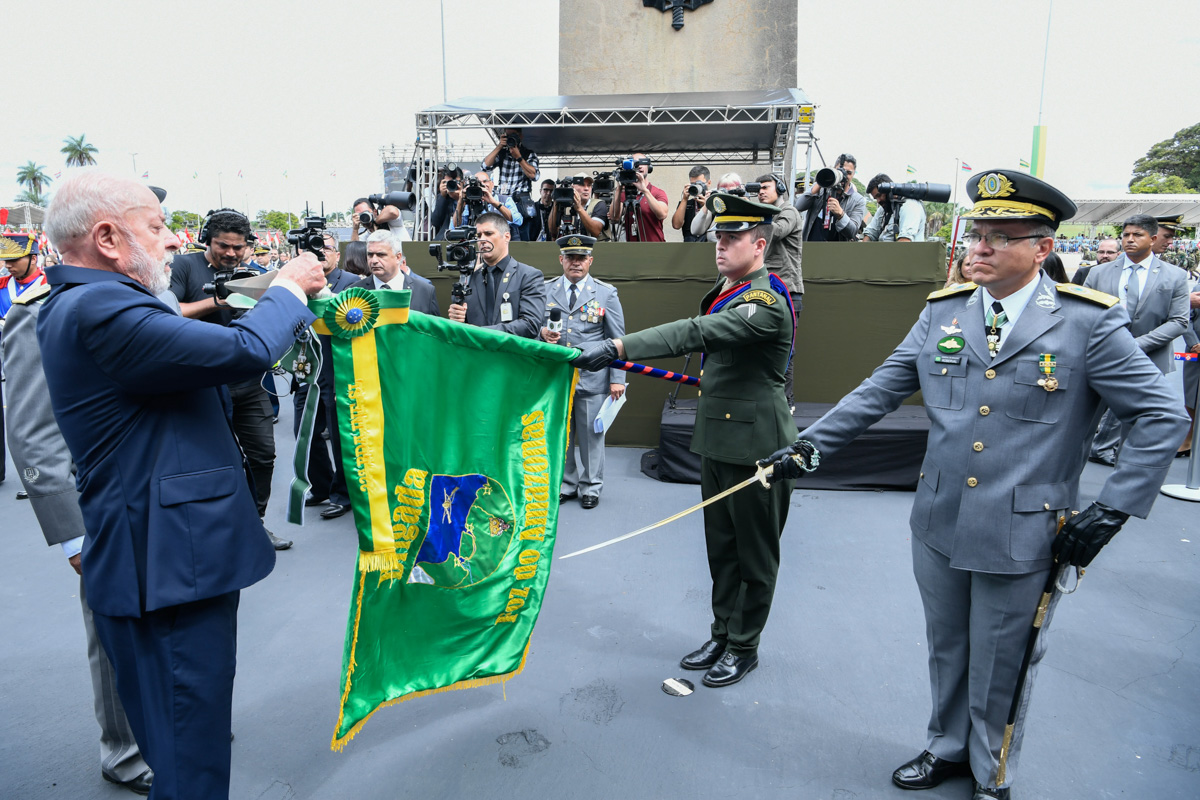 Cerimônia do Dia do Exército em Brasília exalta presente e passado da ...